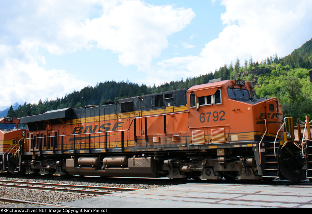 BNSF 6792